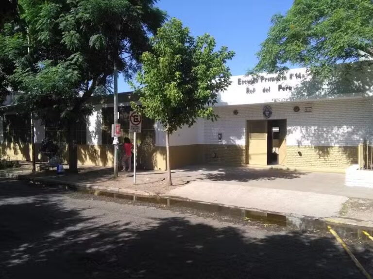 Escuela Epb Nº14 República Del Perú - Escuelas y Universidades