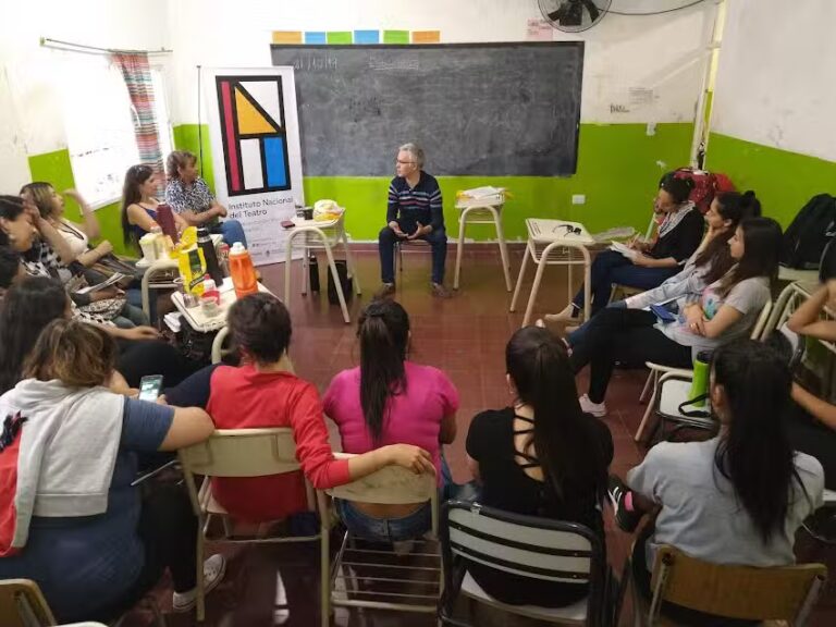 Ies sede Pomán - Escuelas y Universidades