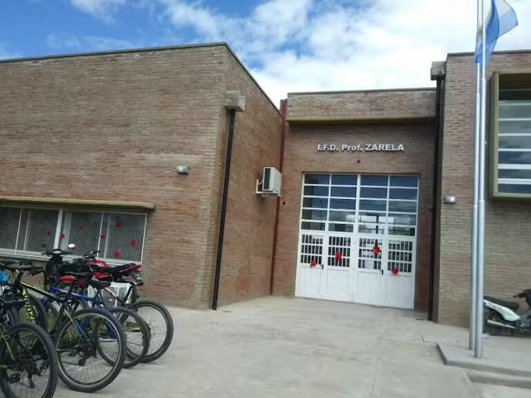 Instituto Superior Zarela Moyano de Toledo - Escuelas y Universidades